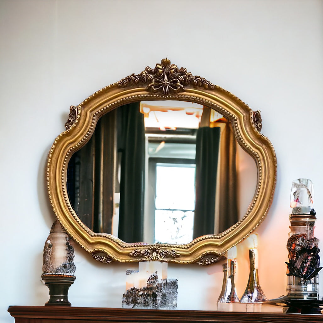 Classic gold mirror frame | Nabolia