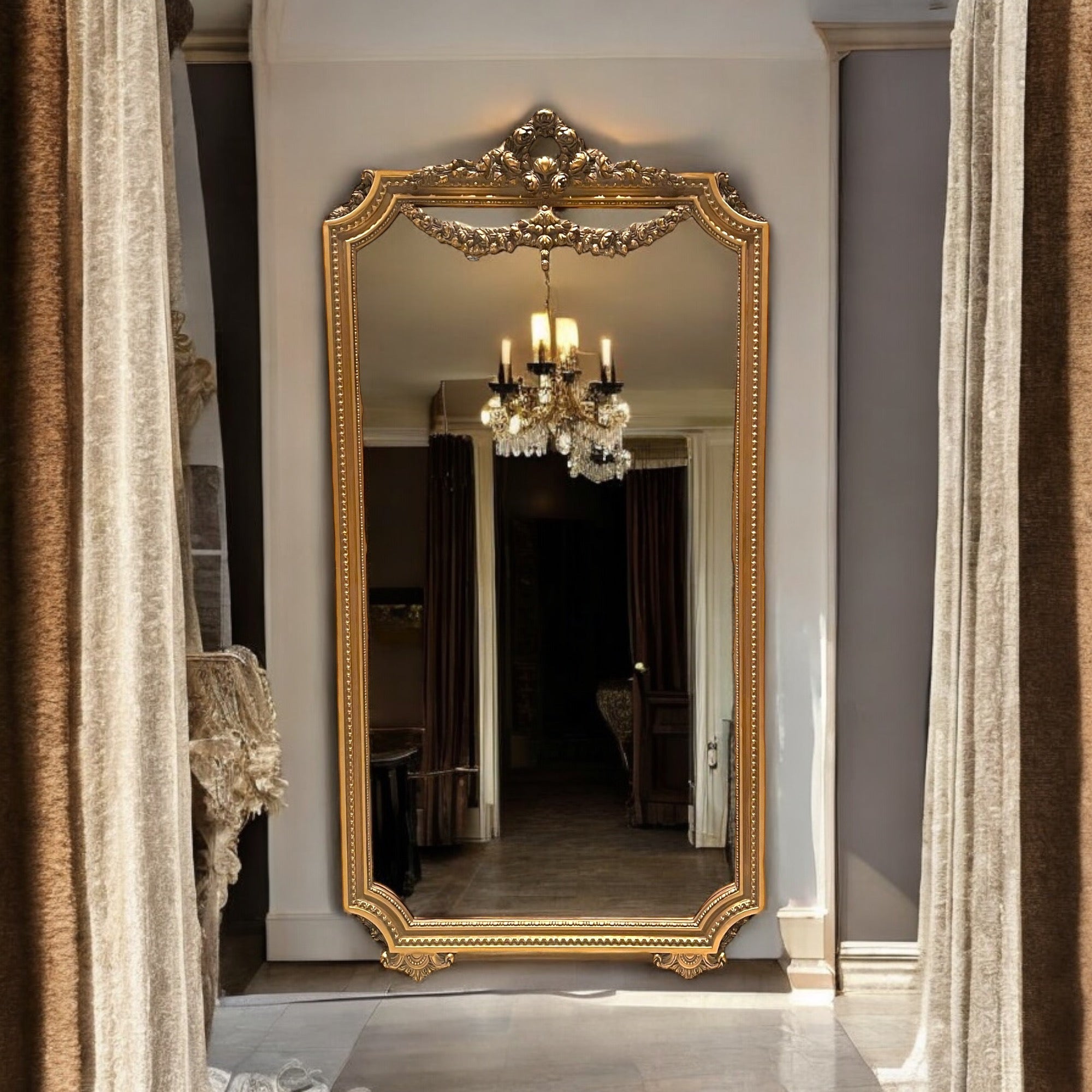 Classic gold entrance mirrors | Nabolia