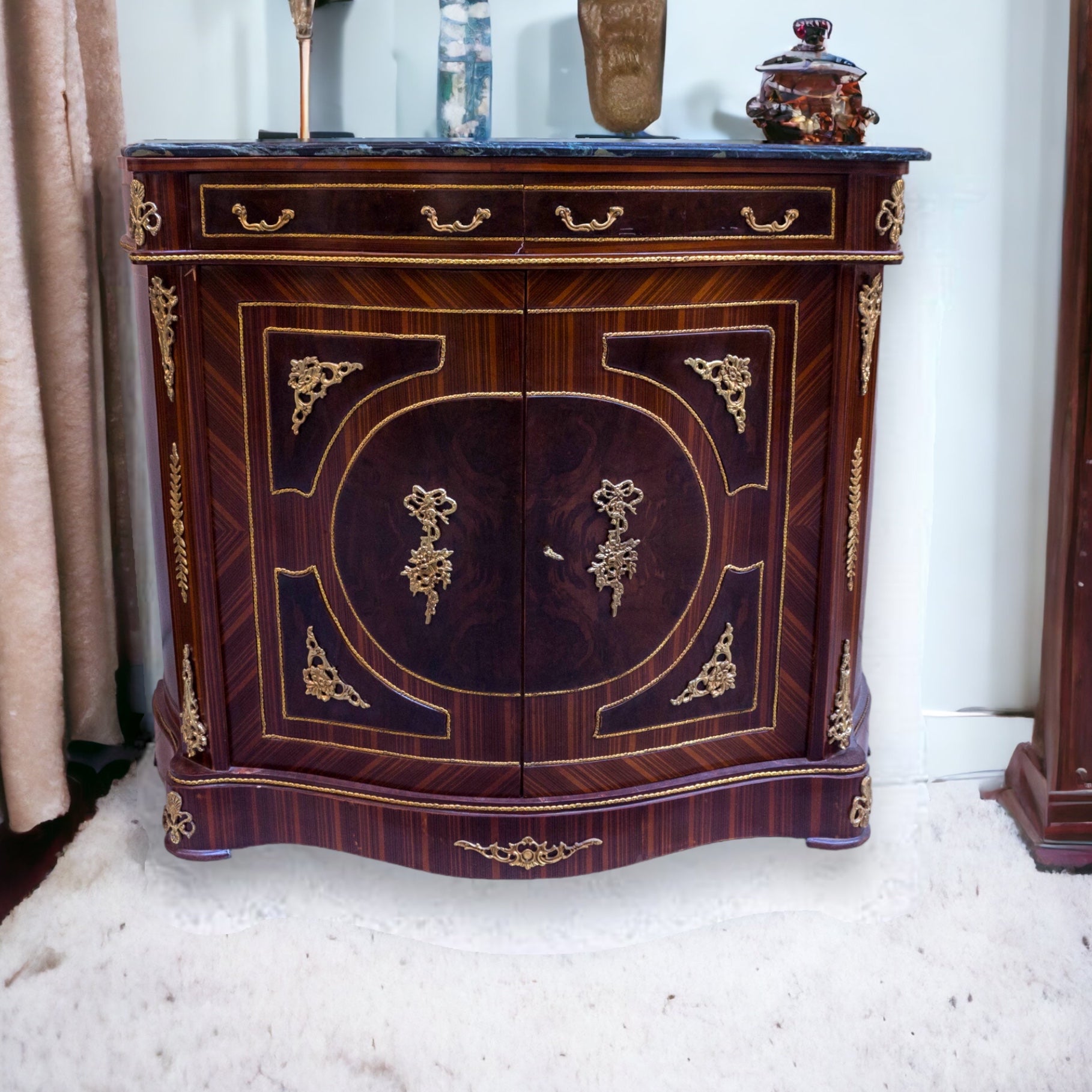 French classic shoe rack with brass and marble | Nabolia